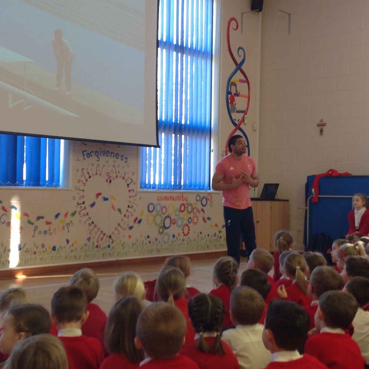 Gonerby Hill Foot Church of England Primary School - Sam Ruddock Visits GHF
